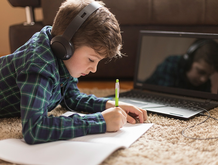 Día Mundial del Libro: ¿Leer con los ojos cerrados?