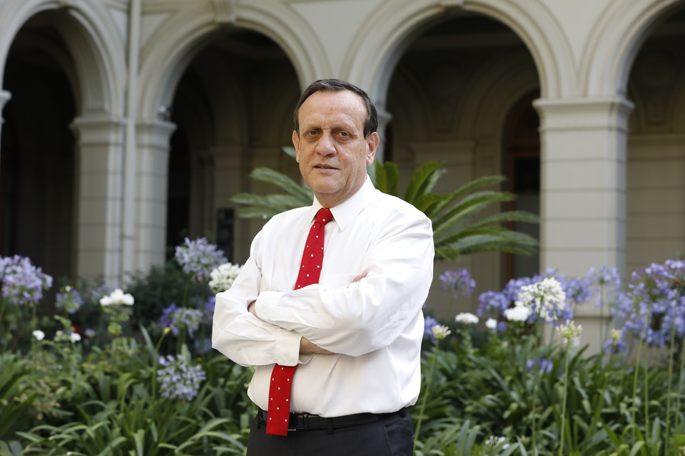 Rector envía un saludo a la comunidad UC antes del comienzo de las ...