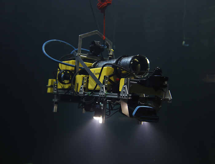 Así navega un robot submarino en la primera piscina experimental UC