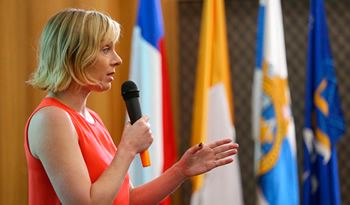 Ecóloga Sarah Myhre: "El cambio climático no es neutral al género"