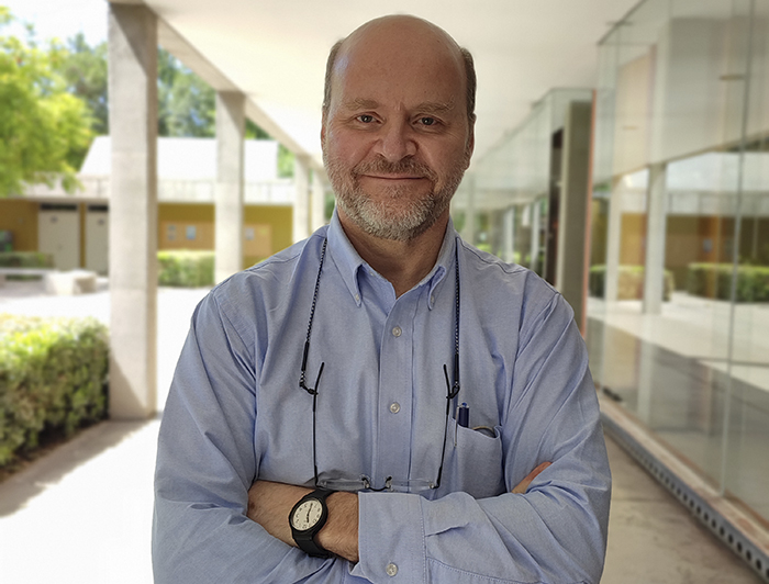 Profesor Samuel Fernández es elegido miembro de número de la Academia ...