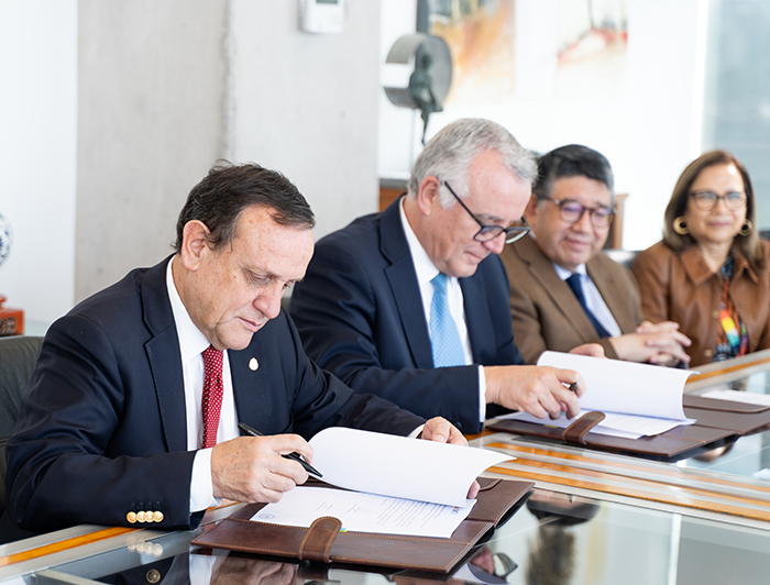 PUC y DUOC UC buscan que mujeres privadas de libertad y jóvenes con ...