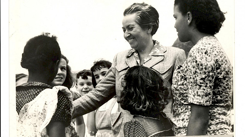 Gabriela Mistral y la educación por la paz: una defensora vigente del ...