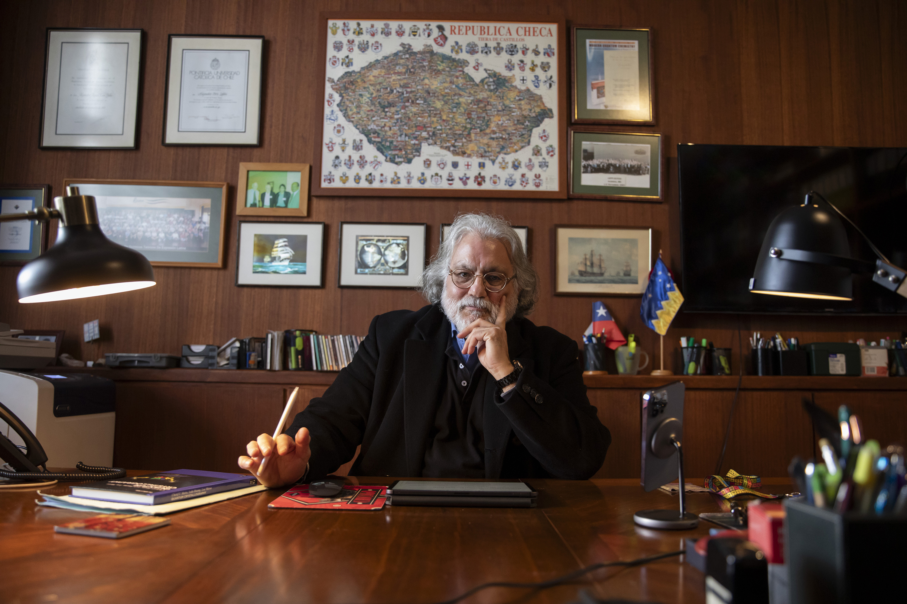 Profesor Alejandro Toro-Labbé: “El camino se hace al andar”